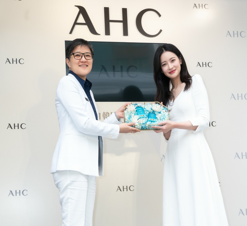 韓國素顏女神吳漣序，首次來台開幕AHC旗艦快閃店~ - iGorgeous